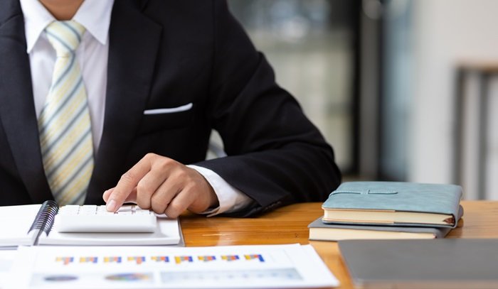 Liability insurance for accountants: Extra risks - Financial Contracting